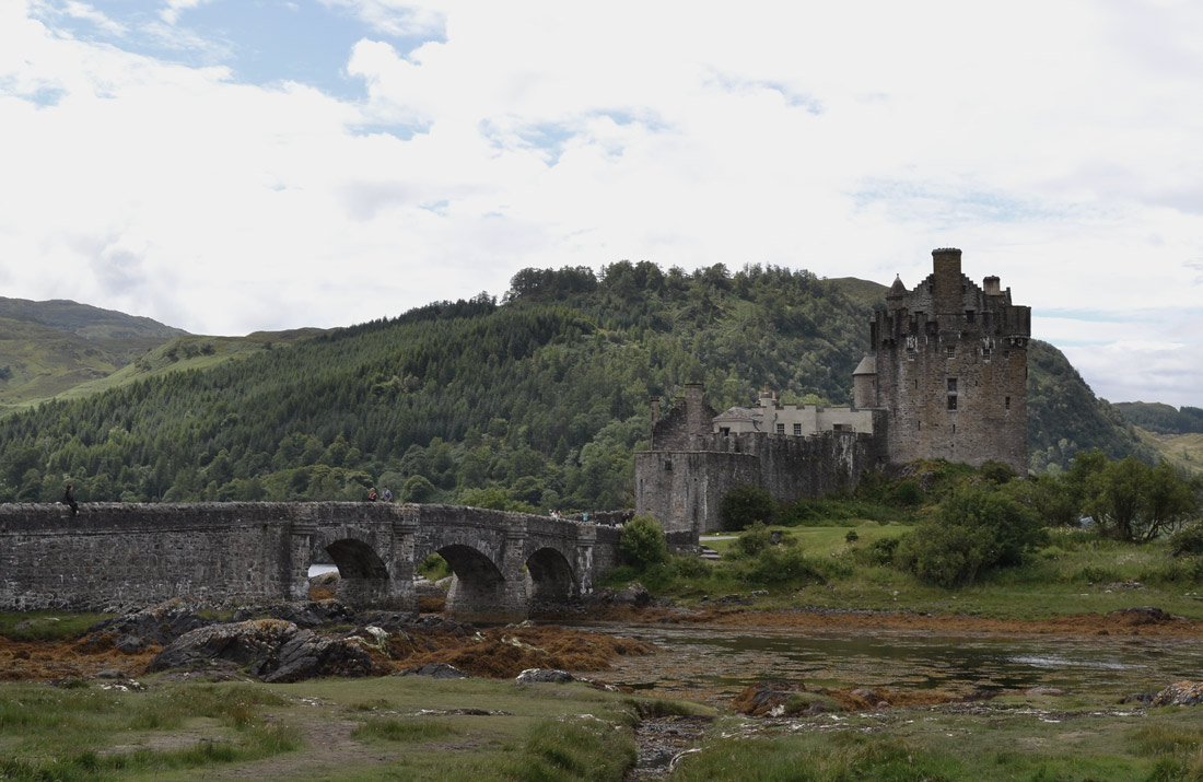 A Day in Dornie and Eilean Donan Castle • Hollie Berries