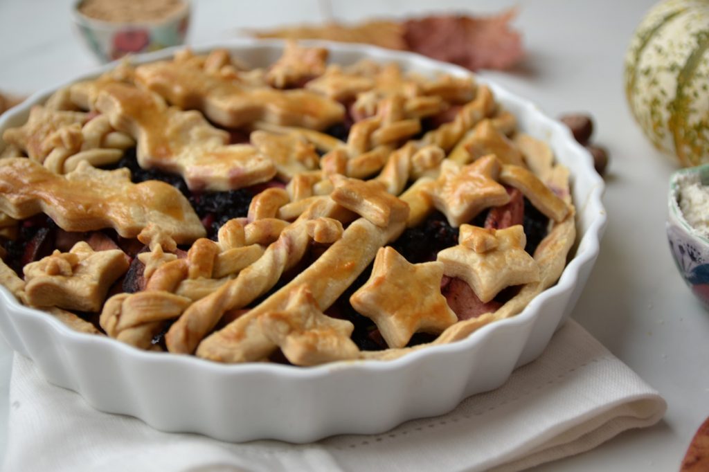 Apple and Bramble Pie • Hollie Berries