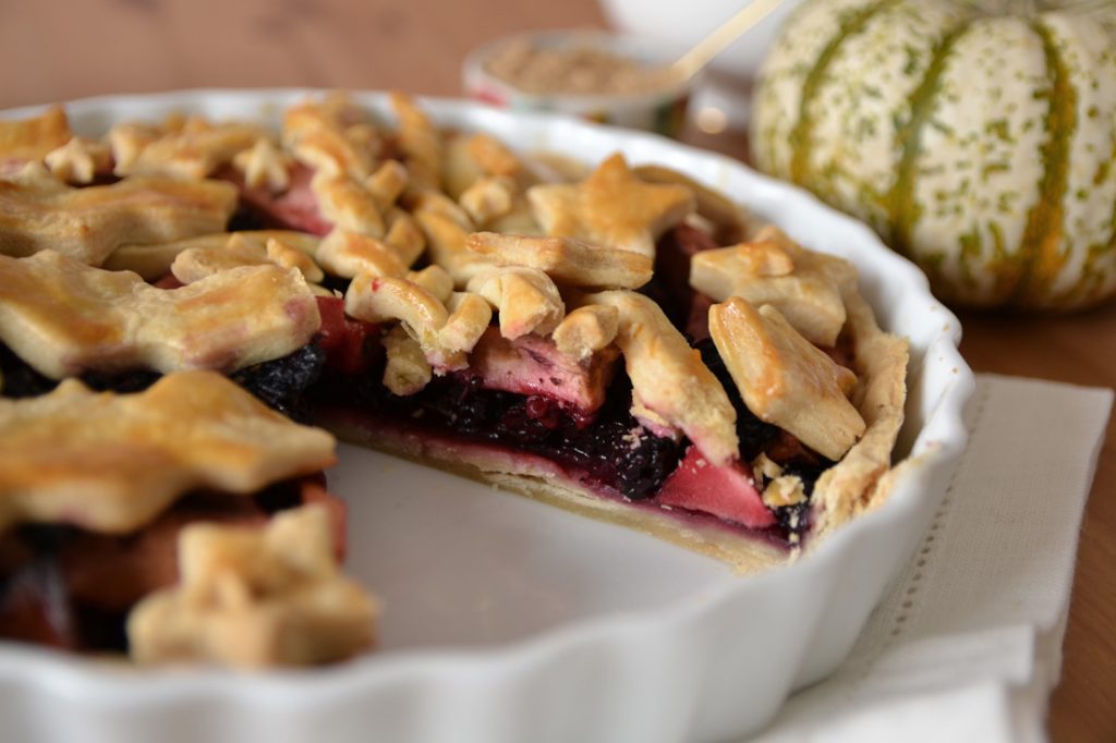 Apple and Bramble Pie • Hollie Berries