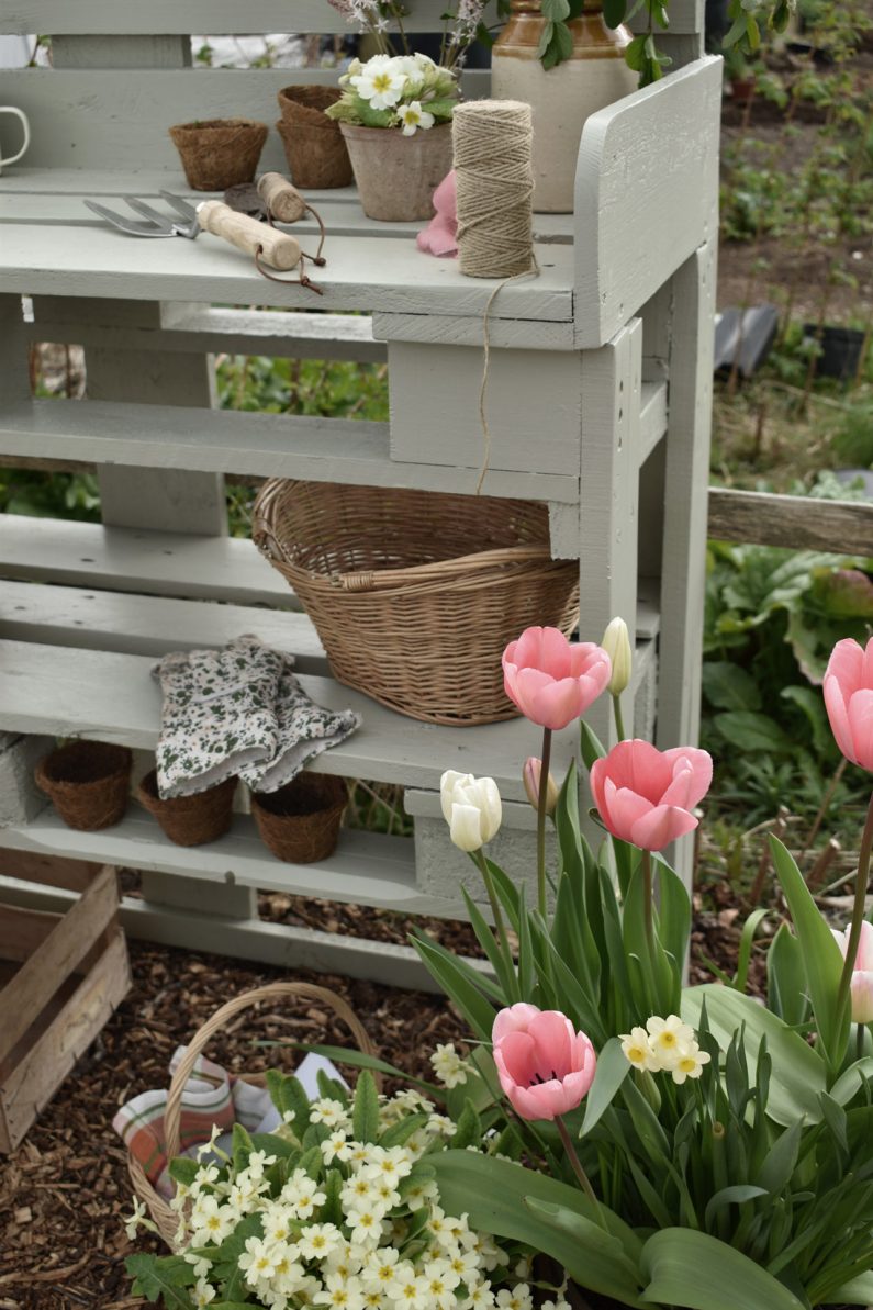 Upcycled Pallet DIY Potting Table • Hollie Berries