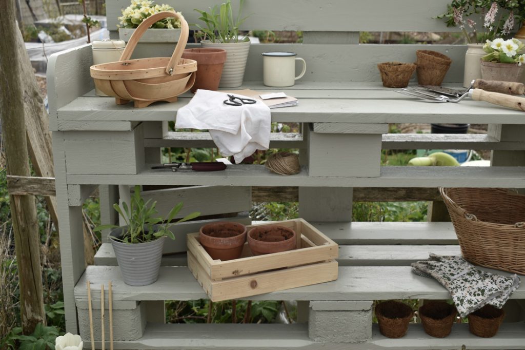 Upcycled Pallet DIY Potting Table • Hollie Berries