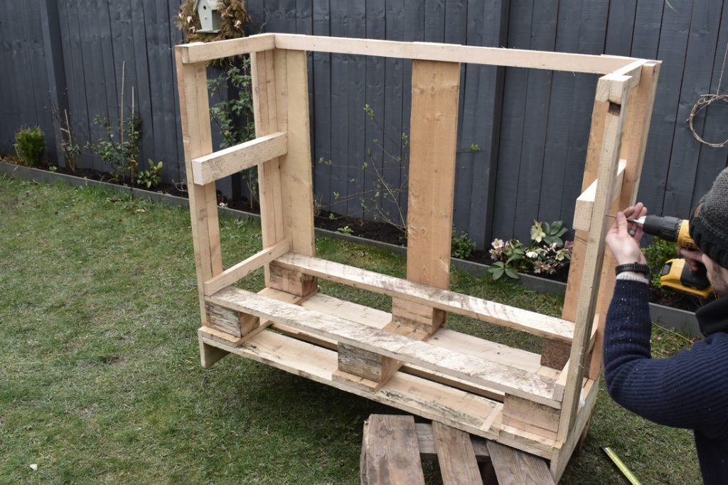 Upcycled Pallet DIY Potting Table • Hollie Berries